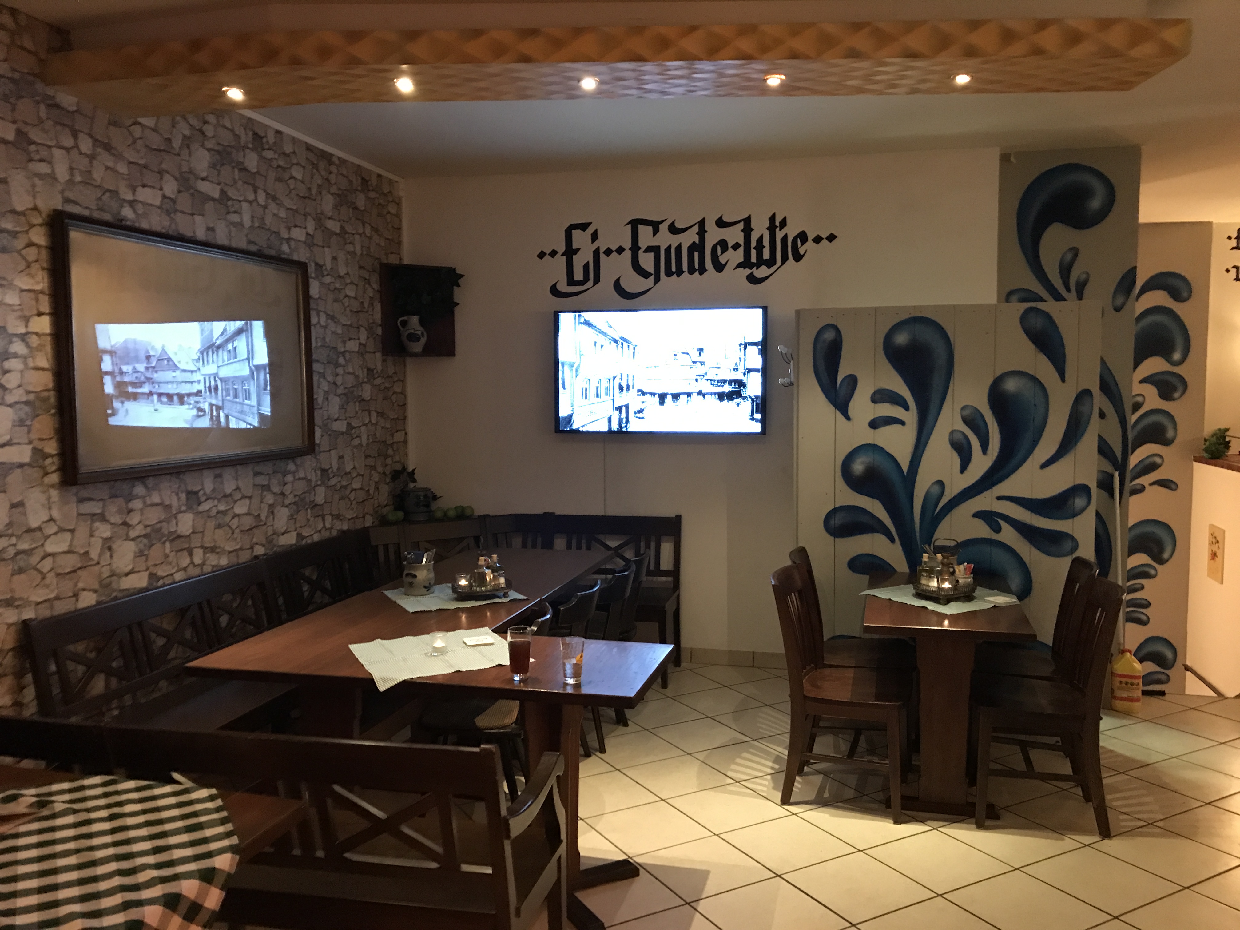 Frau Rauschers Äpplergalerie